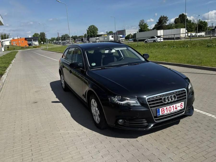 Black Audi A4 2011 in Rezekne, with an engine capacity of 2.00 L and mileage of 311 thousand km for 6300 €, photo 4 on AUTOMOTO.COM.LV