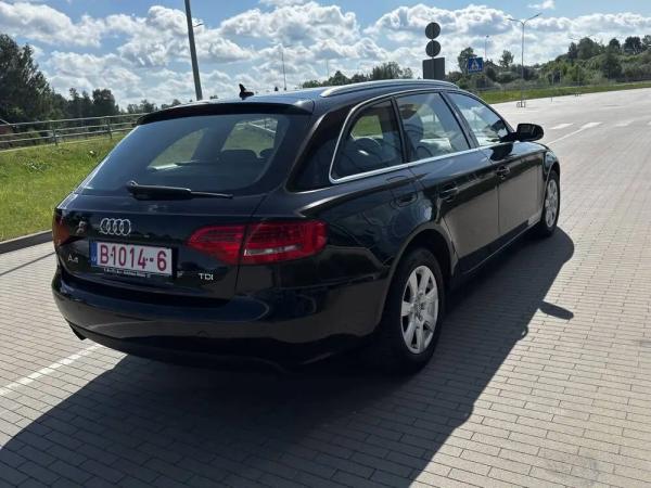 Black Audi A4 2011 in Rezekne, with an engine capacity of 2.00 L and mileage of 311 thousand km for 6300 €, photo 5 on AUTOMOTO.COM.LV