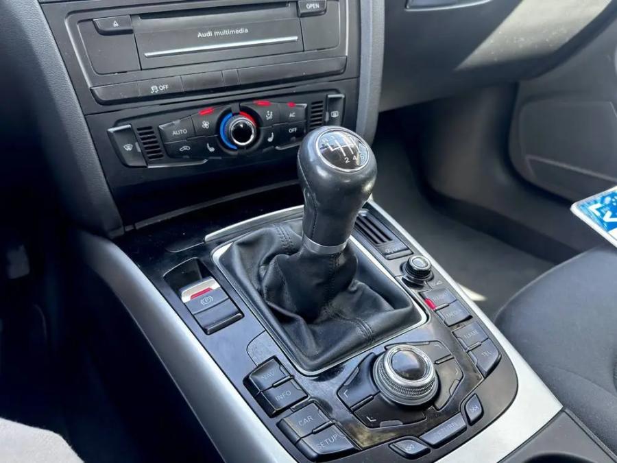 Black Audi A4 2011 in Rezekne, with an engine capacity of 2.00 L and mileage of 311 thousand km for 6300 €, photo 15 on AUTOMOTO.COM.LV