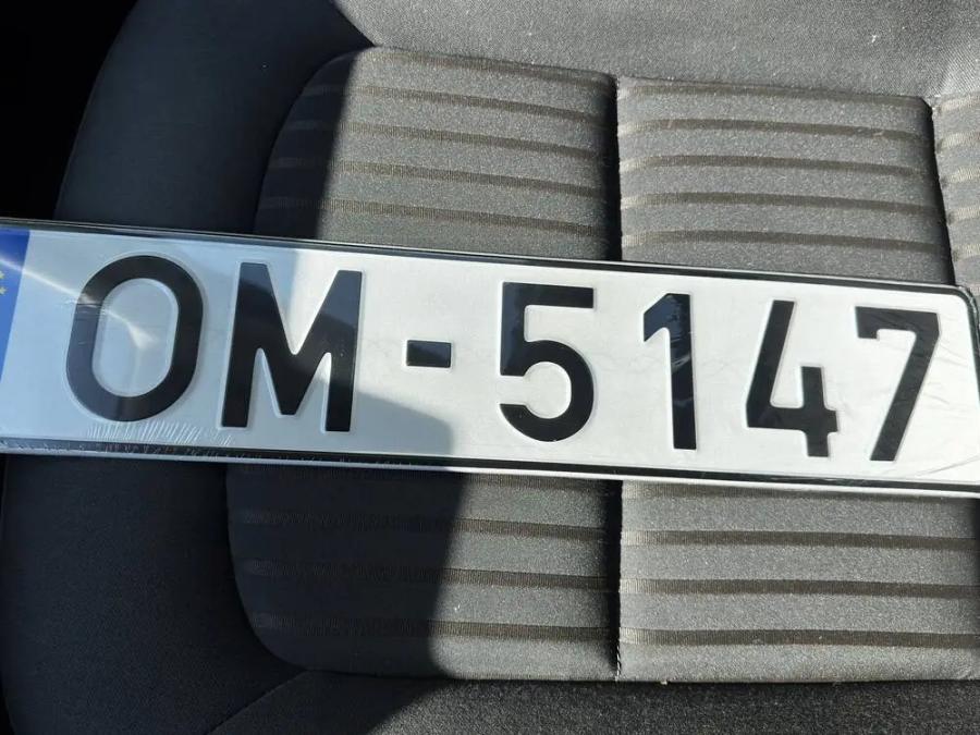 Black Audi A4 2011 in Rezekne, with an engine capacity of 2.00 L and mileage of 311 thousand km for 6300 €, photo 16 on AUTOMOTO.COM.LV