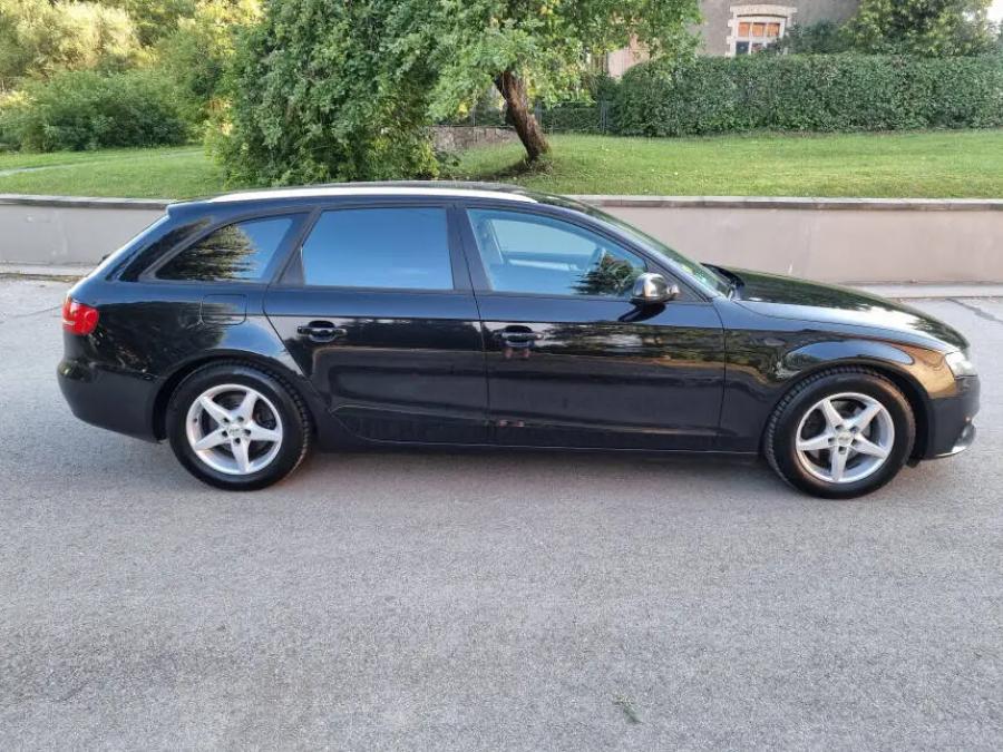 Melns Audi A4 2011 Jēkabpils, ar dzinēja tilpumu 2.00 L un nobraukumu 303 tūkst. km par 6100 €, foto 7 vietnē AUTOMOTO.COM.LV