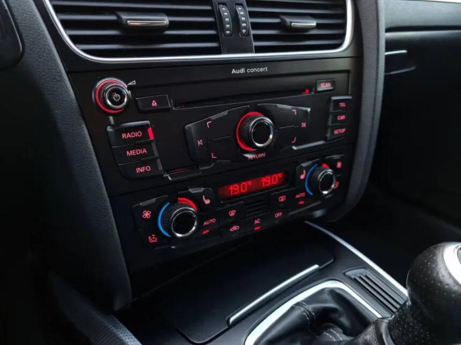 Melns Audi A4 2011 Jēkabpils, ar dzinēja tilpumu 2.00 L un nobraukumu 303 tūkst. km par 6100 €, foto 16 vietnē AUTOMOTO.COM.LV