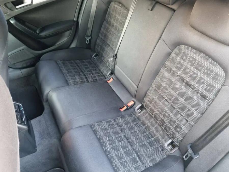 Melns Audi A4 2011 Jēkabpils, ar dzinēja tilpumu 2.00 L un nobraukumu 303 tūkst. km par 6100 €, foto 18 vietnē AUTOMOTO.COM.LV
