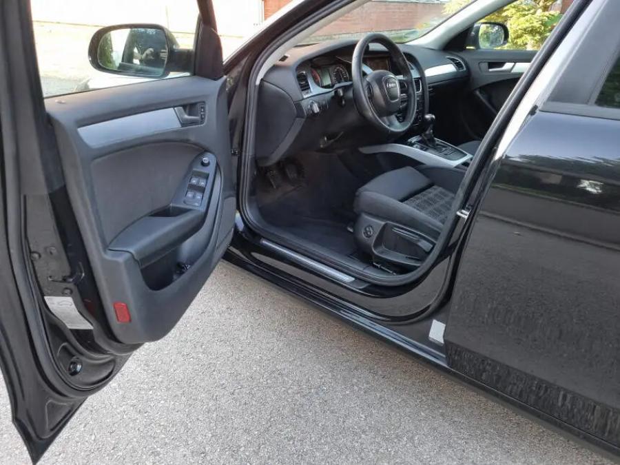 Melns Audi A4 2011 Jēkabpils, ar dzinēja tilpumu 2.00 L un nobraukumu 303 tūkst. km par 6100 €, foto 20 vietnē AUTOMOTO.COM.LV