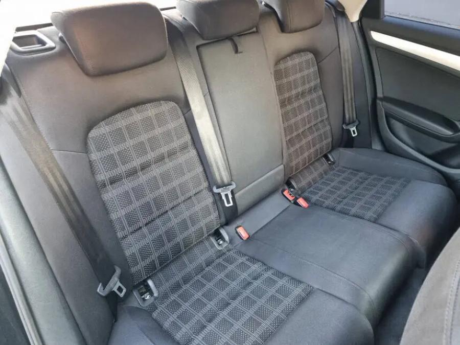 Melns Audi A4 2011 Jēkabpils, ar dzinēja tilpumu 2.00 L un nobraukumu 303 tūkst. km par 6100 €, foto 22 vietnē AUTOMOTO.COM.LV