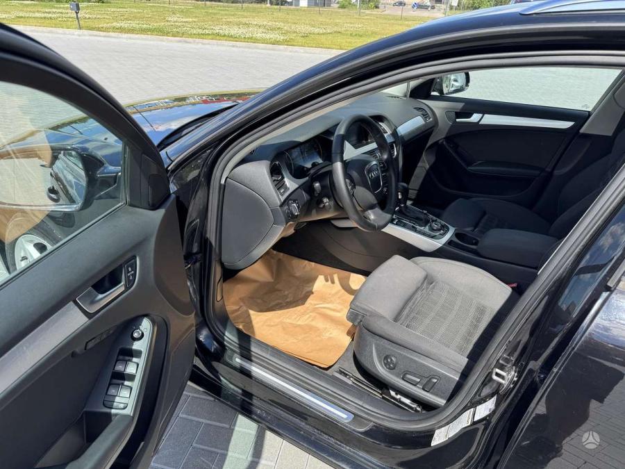 Black Audi A4 2011 in Telschi, with an engine capacity of 1.97 L and mileage of 250 thousand km for 5999 €, photo 18 on AUTOMOTO.COM.LV