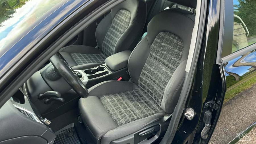 Black Audi A4 2011 in Kaunas, with an engine capacity of 2.00 L and mileage of 328 thousand km for 4100 €, photo 13 on AUTOMOTO.COM.LV