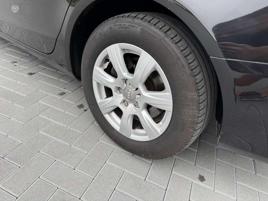 Black Audi A4 2011 in Telschi, with an engine capacity of 1.97 L and mileage of 298 thousand km for 5700 €, photo 13 on AUTOMOTO.COM.LV