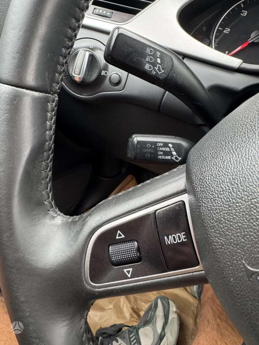 Black Audi A4 2011 in Telschi, with an engine capacity of 1.97 L and mileage of 298 thousand km for 5700 €, photo 20 on AUTOMOTO.COM.LV
