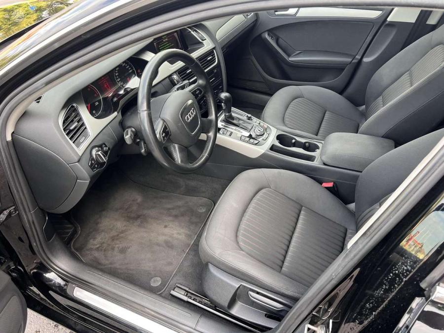 Black Audi A4 2011 in Utena, with an engine capacity of 1.97 L and mileage of 204 thousand km for 5200 €, photo 16 on AUTOMOTO.COM.LV