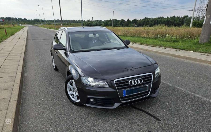 Melns Audi A4 2011 Panevēža, ar dzinēja tilpumu 1.97 L un nobraukumu 387 tūkst. km par 4999 €, foto 1 vietnē AUTOMOTO.COM.LV