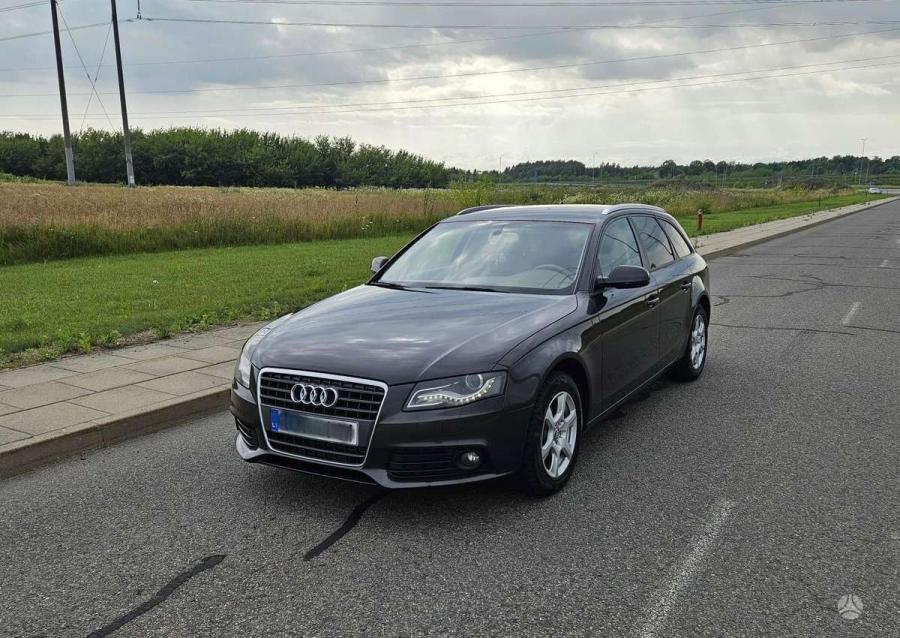 Melns Audi A4 2011 Panevēža, ar dzinēja tilpumu 1.97 L un nobraukumu 387 tūkst. km par 4999 €, foto 4 vietnē AUTOMOTO.COM.LV