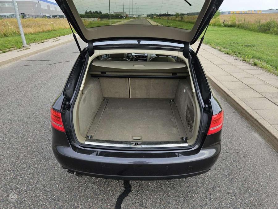 Melns Audi A4 2011 Panevēža, ar dzinēja tilpumu 1.97 L un nobraukumu 387 tūkst. km par 4999 €, foto 9 vietnē AUTOMOTO.COM.LV