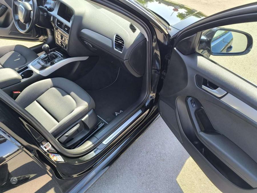 Melns Audi A4 2011 Šauļi, ar dzinēja tilpumu 1.97 L un nobraukumu 259 tūkst. km par 4850 €, foto 17 vietnē AUTOMOTO.COM.LV