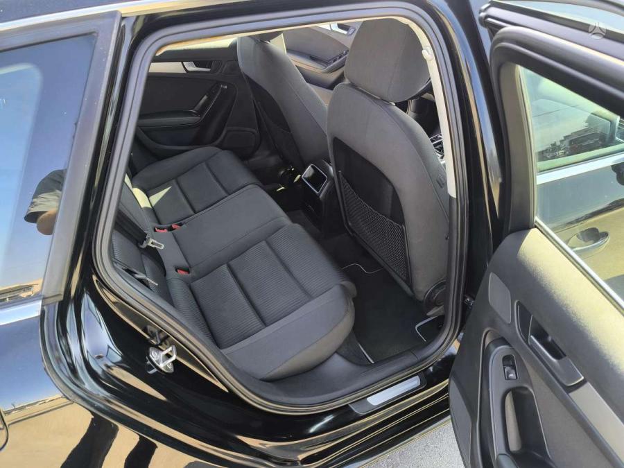Melns Audi A4 2011 Šauļi, ar dzinēja tilpumu 1.97 L un nobraukumu 259 tūkst. km par 4850 €, foto 19 vietnē AUTOMOTO.COM.LV