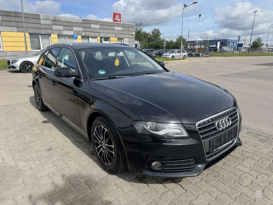 Black Audi A4 2011 in Kaunas, with an engine capacity of 1.97 L and mileage of 283 thousand km for 5650 €, photo 1 on AUTOMOTO.COM.LV