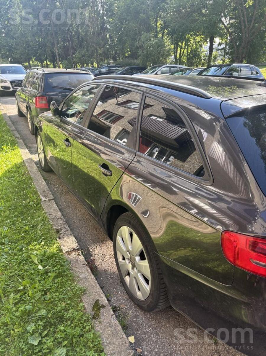 Melns Audi A4 2011 Rēzekne, ar dzinēja tilpumu 2.00 L un nobraukumu 324 tūkst. km par 4200 €, foto 5 vietnē AUTOMOTO.COM.LV
