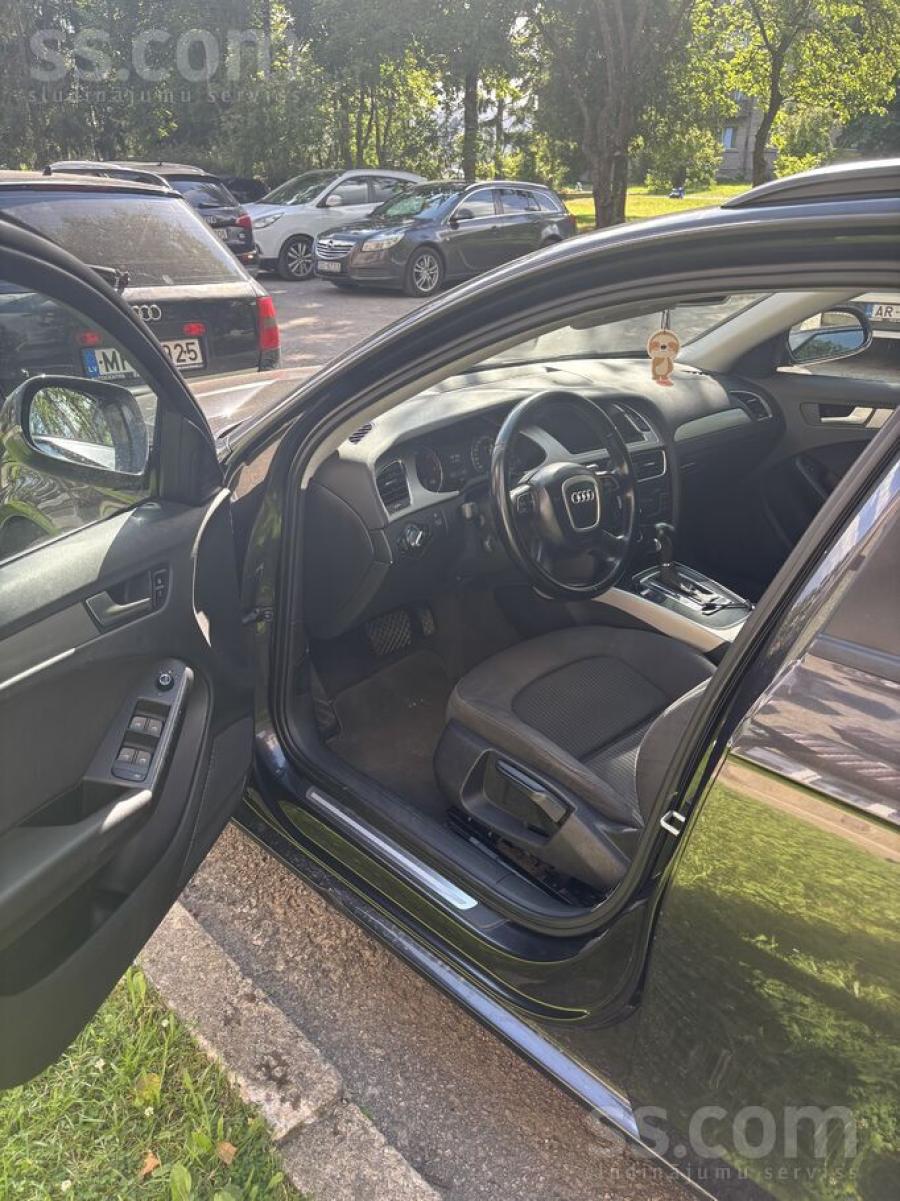 Melns Audi A4 2011 Rēzekne, ar dzinēja tilpumu 2.00 L un nobraukumu 324 tūkst. km par 4200 €, foto 7 vietnē AUTOMOTO.COM.LV