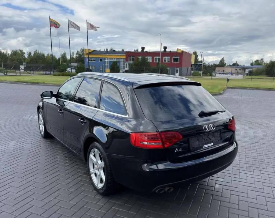 Melns Audi A4 2011 Telšiai, ar dzinēja tilpumu 2.00 L un nobraukumu 259 tūkst. km par 5690 €, foto 8 vietnē AUTOMOTO.COM.LV