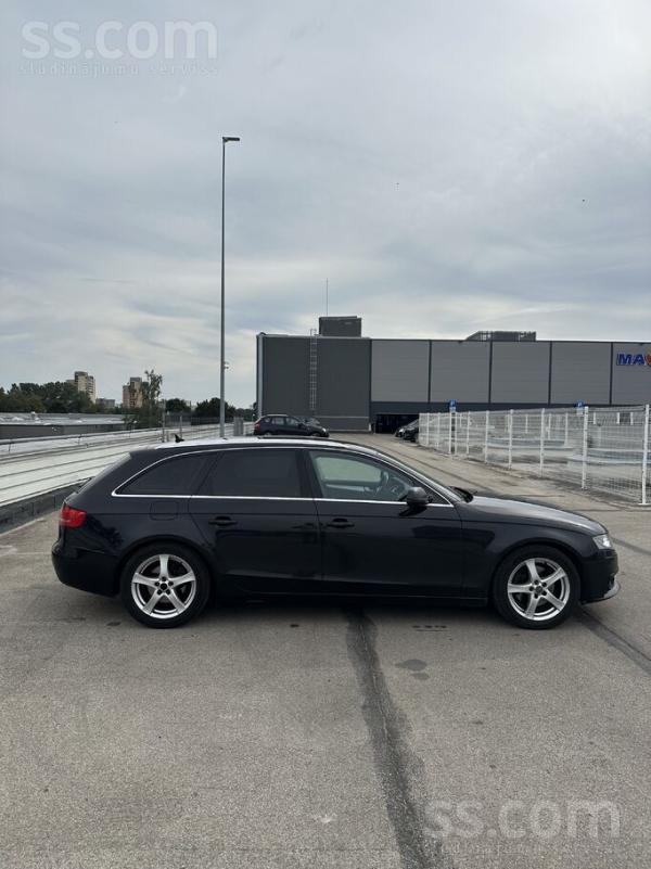 Black Audi A4 2011 in Riga, with an engine capacity of 2.00 L and mileage of 340 thousand km for 5100 €, photo 4 on AUTOMOTO.COM.LV