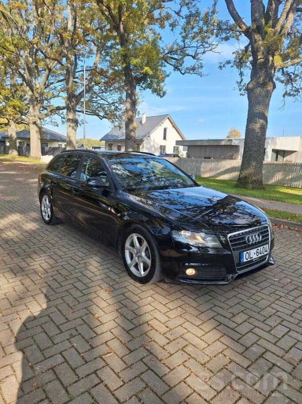 Audi A4 2011 in Valmiera on AUTOMOTO.COM.LV Black Audi A4 2011 in Valmiera, with an engine capacity of 2.00 L and mileage of 249 thousand km for 6300 €, photo 8 on AUTOMOTO.COM.LV