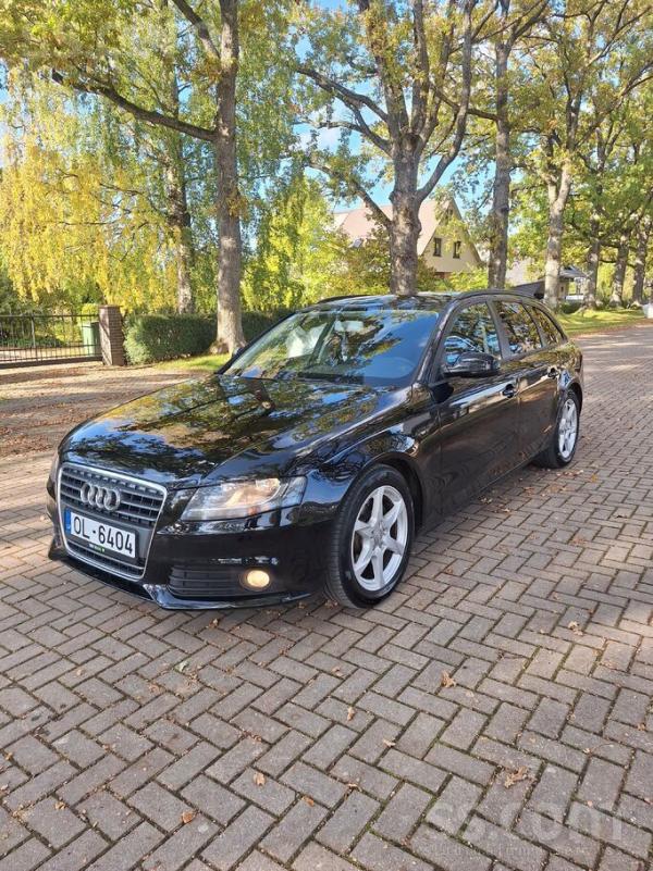 Audi A4 2011 in Valmiera on AUTOMOTO.COM.LV Black Audi A4 2011 in Valmiera, with an engine capacity of 2.00 L and mileage of 249 thousand km for 6300 €, photo 10 on AUTOMOTO.COM.LV