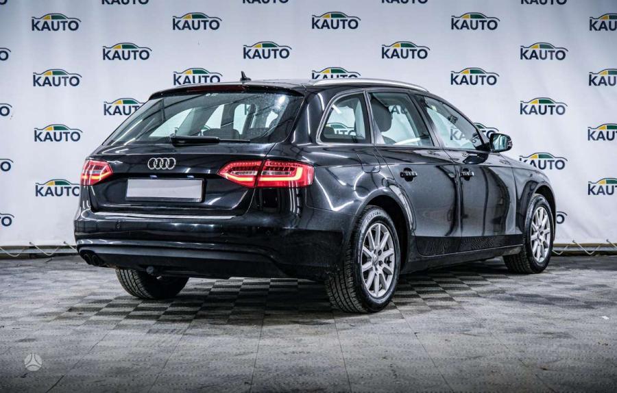 Black Audi A4 2012 in Kaunas, with an engine capacity of 2.00 L and mileage of 332 thousand km for 7490 €, photo 3 on AUTOMOTO.COM.LV