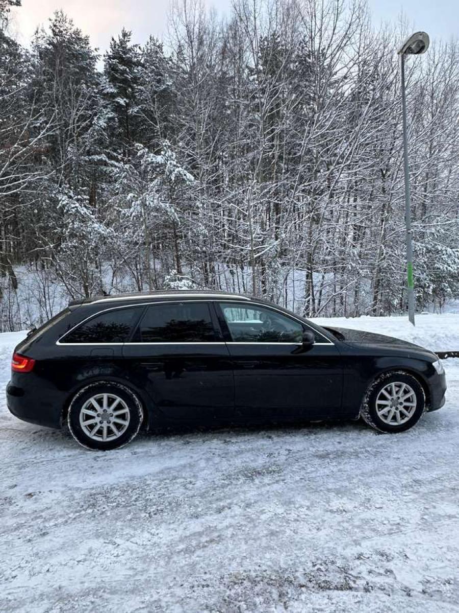 Melns Audi A4 2012 Viļņa, ar dzinēja tilpumu 1.97 L un nobraukumu 401 tūkst. km par 7200 €, foto 4 vietnē AUTOMOTO.COM.LV