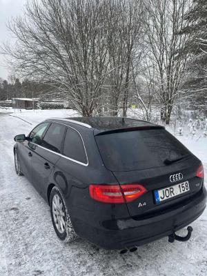 Melns Audi A4 2012 Viļņa, ar dzinēja tilpumu 1.97 L un nobraukumu 401 tūkst. km par 7200 €, foto 6 vietnē AUTOMOTO.COM.LV