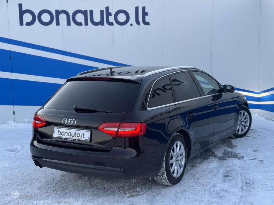 Melns Audi A4 2012 Kauņa, ar dzinēja tilpumu 1.97 L un nobraukumu 300 tūkst. km par 7999 €, foto 3 vietnē AUTOMOTO.COM.LV