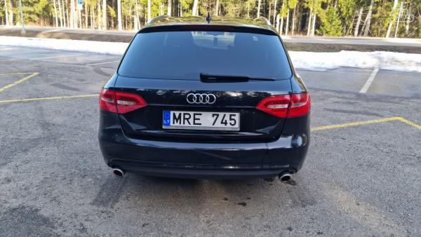 Black Audi A4 2012 in Klaipeda, with an engine capacity of 3.00 L and mileage of 255 thousand km for 7200 €, photo 5 on AUTOMOTO.COM.LV