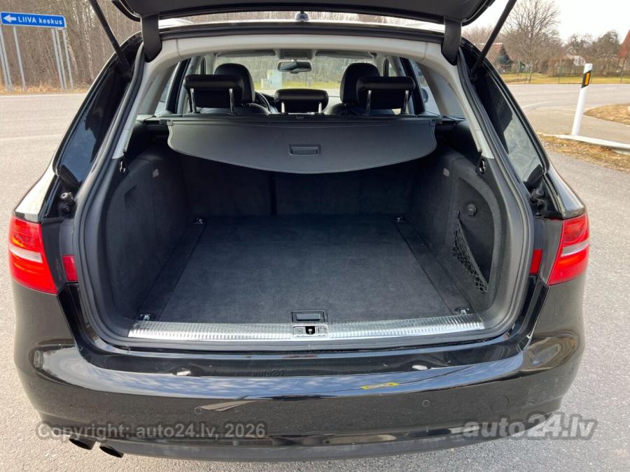 Melns Audi A4 2012 Tallina, ar dzinēja tilpumu 2.00 L un nobraukumu 134 tūkst. km par 7990 €, foto 12 vietnē AUTOMOTO.COM.LV