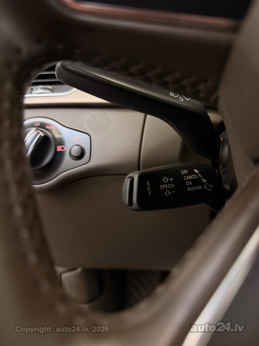 Melns Audi A4 2012 Tallina, ar dzinēja tilpumu 2.00 L un nobraukumu 303 tūkst. km par 6290 €, foto 19 vietnē AUTOMOTO.COM.LV