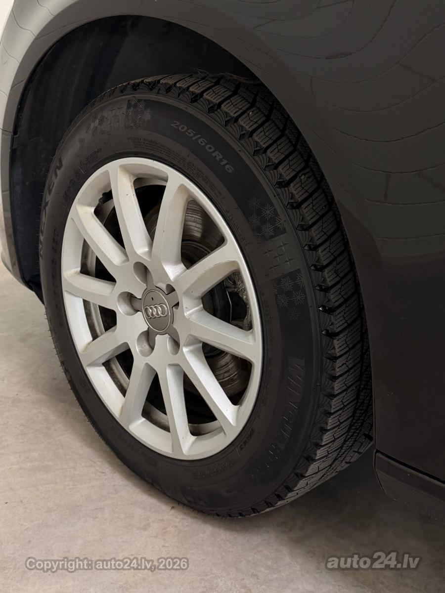 Melns Audi A4 2012 Tallina, ar dzinēja tilpumu 2.00 L un nobraukumu 303 tūkst. km par 6290 €, foto 29 vietnē AUTOMOTO.COM.LV