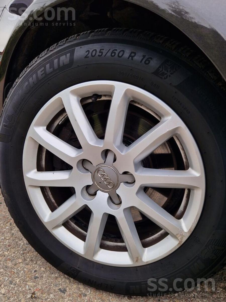Melns Audi A4 2012 Bauska, ar dzinēja tilpumu 2.00 L un nobraukumu 273 tūkst. km par 6700 €, foto 31 vietnē AUTOMOTO.COM.LV