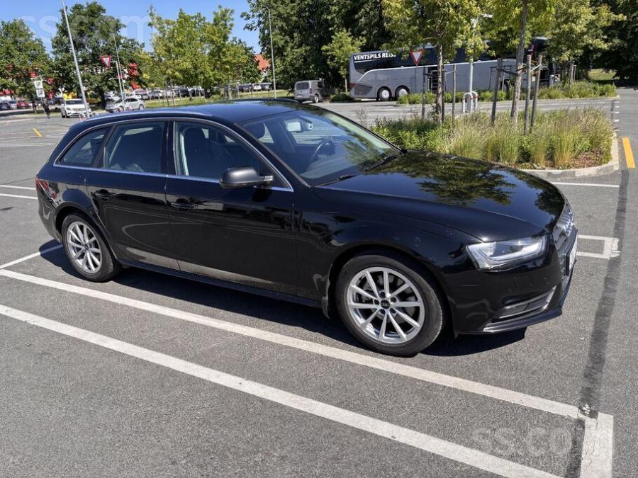 Black Audi A4 2012 in Riga, with an engine capacity of 2.00 L and mileage of 230 thousand km for 7900 €, photo 4 on AUTOMOTO.COM.LV