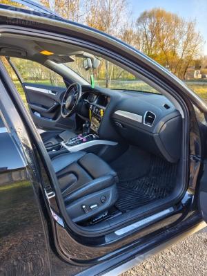 Black Audi A4 2012 in Riga, with an engine capacity of 2.00 L and mileage of 311 thousand km for 9350 €, photo 8 on AUTOMOTO.COM.LV