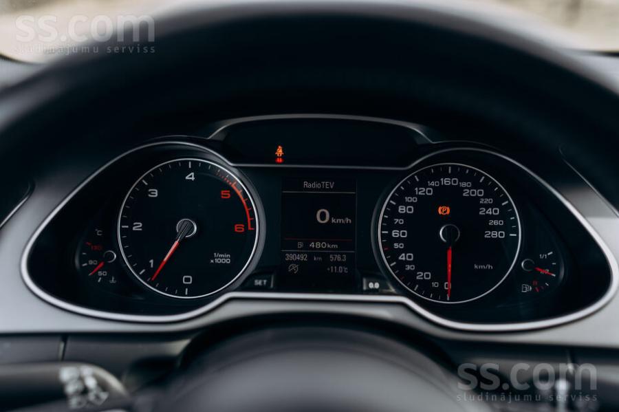 Melns Audi A4 2012 Rīga, ar dzinēja tilpumu 3.00 L un nobraukumu 390 tūkst. km par 8500 €, foto 10 vietnē AUTOMOTO.COM.LV