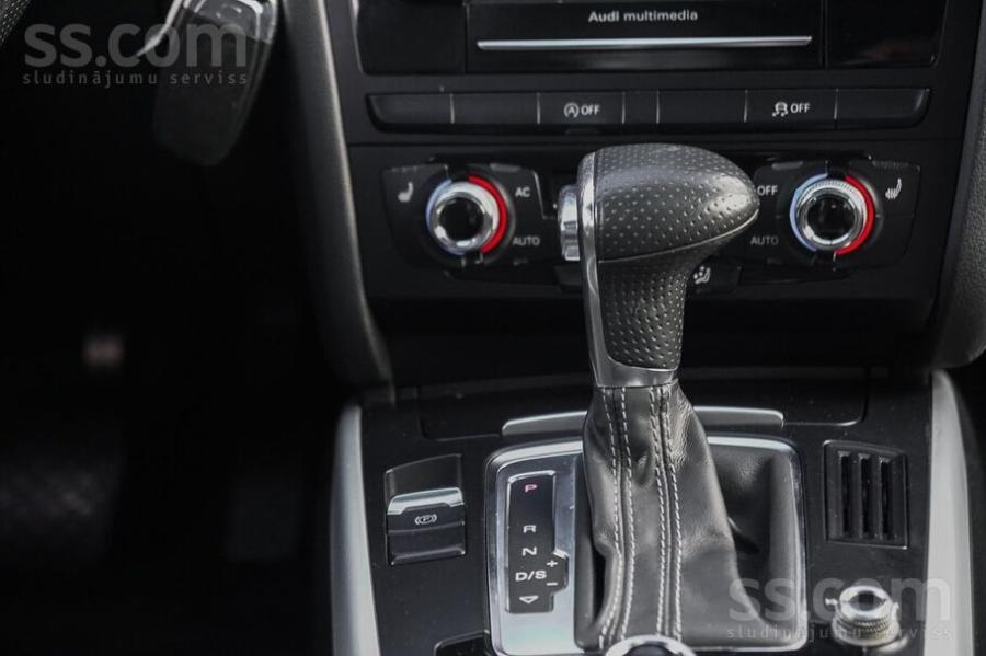 Black Audi A4 2012 in Riga, with an engine capacity of 3.00 L and mileage of 231 thousand km for 8990 €, photo 15 on AUTOMOTO.COM.LV