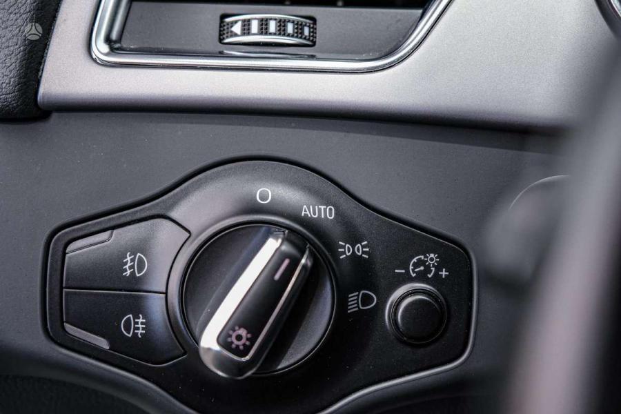Black Audi A4 2012 in Kaunas, with an engine capacity of 3.00 L and mileage of 313 thousand km for 8790 €, photo 18 on AUTOMOTO.COM.LV