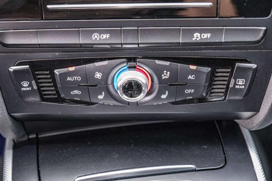 Black Audi A4 2012 in Kaunas, with an engine capacity of 3.00 L and mileage of 313 thousand km for 8790 €, photo 23 on AUTOMOTO.COM.LV