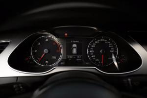 Black Audi A4 2012 in Jelgava, with an engine capacity of 2.00 L and mileage of 268 thousand km for 7000 €, photo 12 on AUTOMOTO.COM.LV