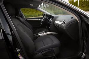 Black Audi A4 2012 in Jelgava, with an engine capacity of 2.00 L and mileage of 268 thousand km for 7000 €, photo 14 on AUTOMOTO.COM.LV