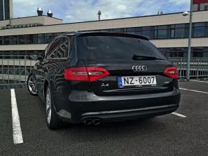 Black Audi A4 2012 in Riga, with an engine capacity of 2.00 L and mileage of 181 thousand km for 10590 €, photo 3 on AUTOMOTO.COM.LV