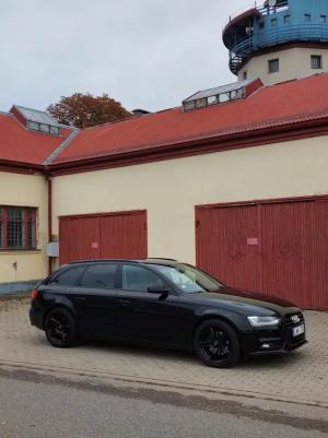 Melns Audi A4 2012 Kuldīga, ar dzinēja tilpumu 3.00 L un nobraukumu 325 tūkst. km par 7300 €, foto 4 vietnē AUTOMOTO.COM.LV