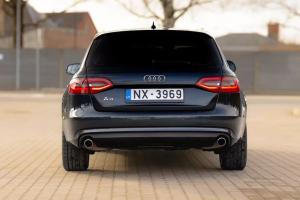 Black Audi A4 2012 in Jelgava, with an engine capacity of 3.00 L and mileage of 273 thousand km for 9900 €, photo 7 on AUTOMOTO.COM.LV