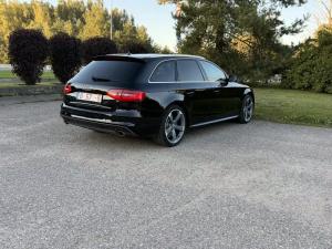 Black Audi A4 2012 in Riga, with an engine capacity of 0.00 L and mileage of 211 thousand km for 5500 €, photo 5 on AUTOMOTO.COM.LV