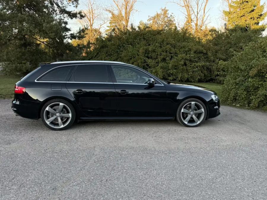 Black Audi A4 2012 in Riga, with an engine capacity of 0.00 L and mileage of 211 thousand km for 5500 €, photo 9 on AUTOMOTO.COM.LV