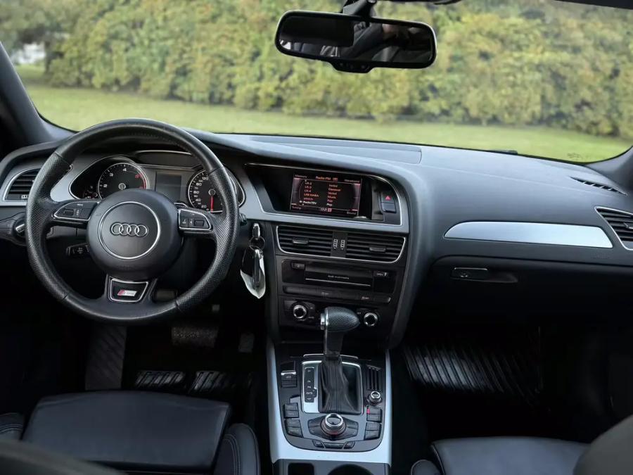 Black Audi A4 2012 in Riga, with an engine capacity of 0.00 L and mileage of 211 thousand km for 5500 €, photo 10 on AUTOMOTO.COM.LV