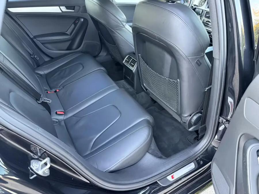 Black Audi A4 2012 in Riga, with an engine capacity of 0.00 L and mileage of 211 thousand km for 5500 €, photo 13 on AUTOMOTO.COM.LV